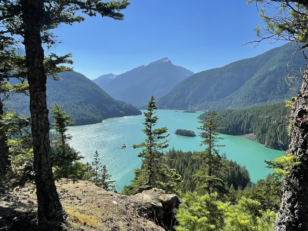 Exploring the Natural Beauty of the Northern Cascades National Park ...